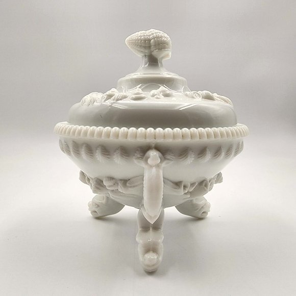 Westmoreland | Kitchen | Westmoreland Milk Glass Argonaut Seashell ...